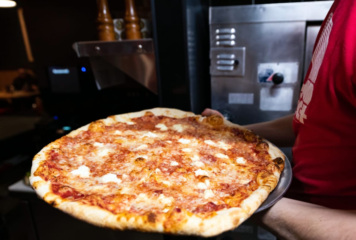 Sizzle Pie pizza opens in Lil' Portland Corners, Reno